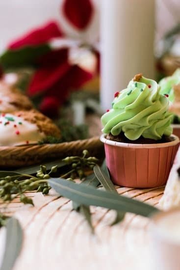 Drop Flower Tips Cake Decorating | Cake Karma