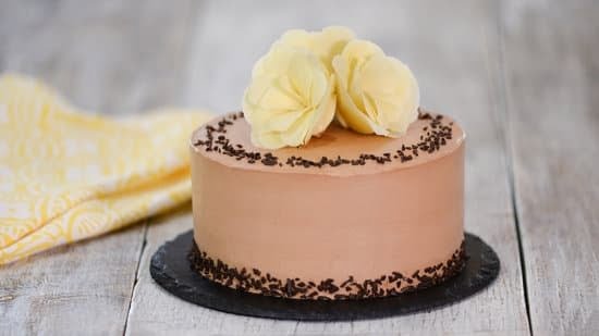 How To Decorate A Birthday Cake With Sugarpaste | Cake Karma