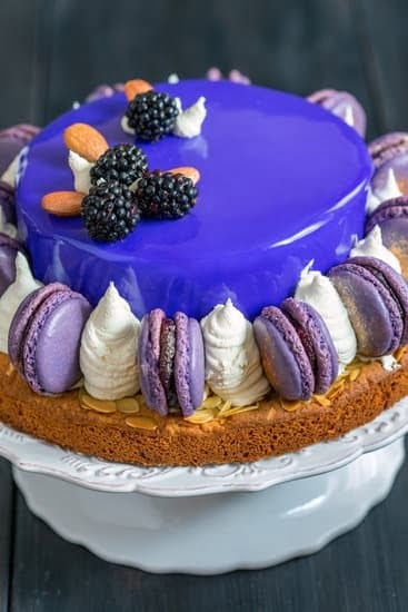 Wilton Cross Cake Pan Decorating Ideas | Cake Karma